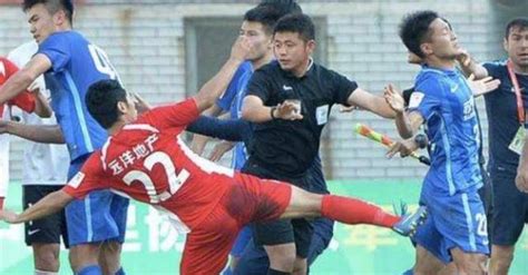 中国足坛频繁出现暴力事件，业余联赛也未能幸免，为何屡禁不止？球员