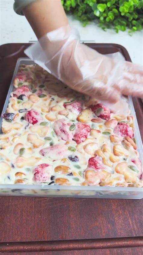 Easy Homemade Snowflake Crisp A Festive Treat Nana With Chopstick