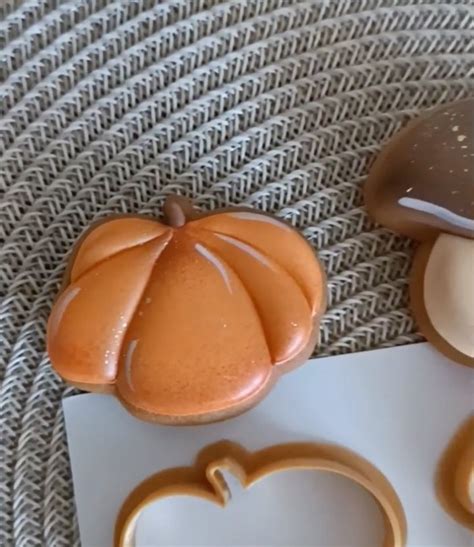 Proдесерт 🐰 3d Вирубки Трафарети Насадки Тюльпан Осінній набір міні формочок 4 Розмір 5 см