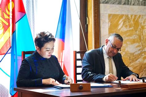 Уул уурхай эрдэс баялгийн салбарт хамтран ажиллах тухай санамж бичиг байгуулав