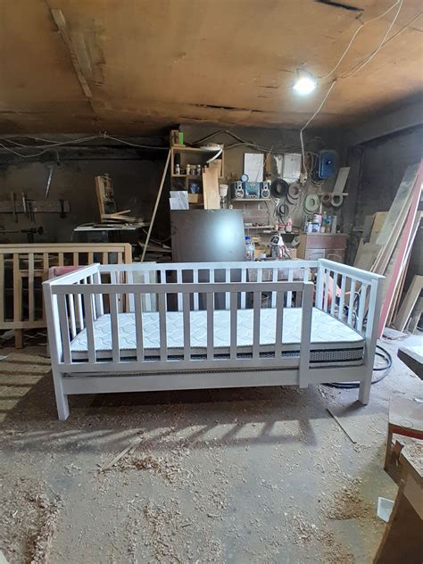 ეს საწოლი Orsartuliani Sawolebi ორსართულიანი საწოლები