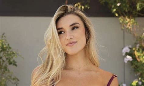 Kayla Simmons Biography Net Worth Family Social Media Height