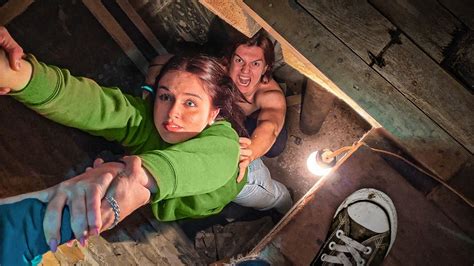 ЗАПЕРЛИ СУМАСШЕДШЕГО ОТШЕЛЬНИКА В ПОДВАЛЕ ДОМА ОХОТНИКА ДОЧЬ ЛЕСНИКА