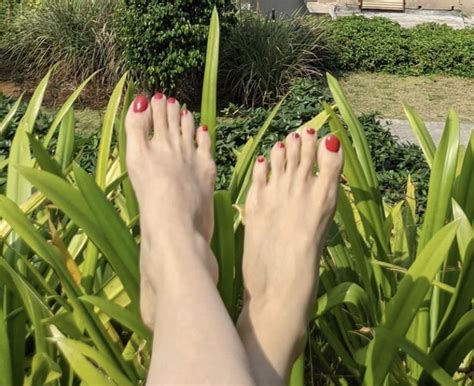 Rukhsar Rehmans Feet