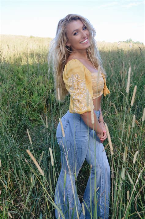 Just Float On Flare Jeans Sexy Cowgirl Outfits Sexy Jeans Girl Sexy