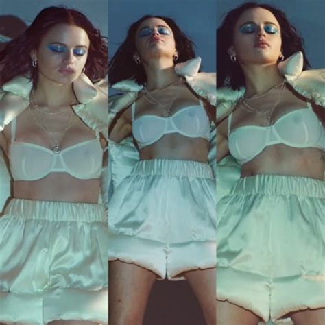 Sexy Actress Joey King Poses Topless Xpicsly