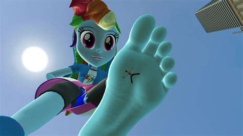 Big Rockin Rainbow Dash Giantess Version D By Rainbowdashmlpeqg On