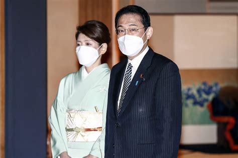 注目を集める“ファーストレディー”岸田裕子夫人、外交の場で見せるファッションセンスとその素顔 英語が堪能、裏千家の茶道たしなむ 13