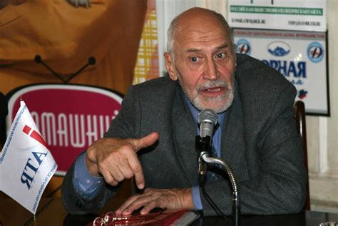 86 летний Николай Дроздов рассказал о серьезных осложнениях после перелома семи ребер