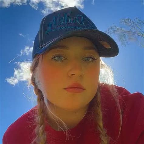 Kass Kassidyarlynn • Threads Say More