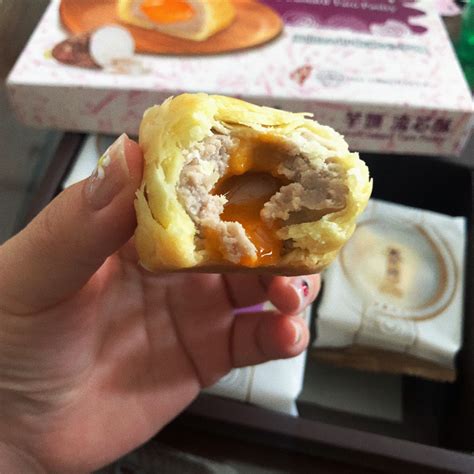 台湾网红特产代购大甲师芋头蛋黄流心酥芋泥紫芋酥糕点点心礼盒虎窝淘