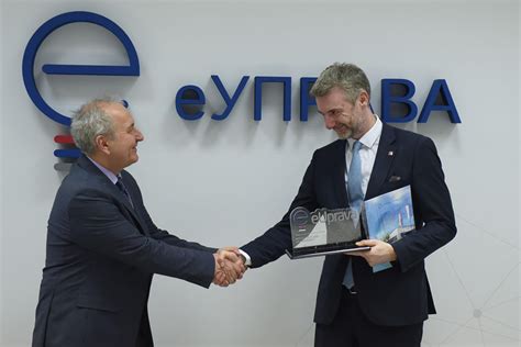 Одржан билатерални састанак в д директора Канцеларије за ИТ и еУправу Милана Латиновића и