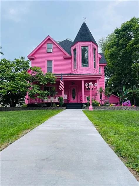 I Own A 100 Year Old Mansion I Made A Goths Paradise But It Looks