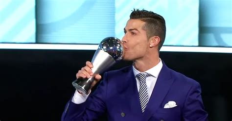 Fifa 올해의 선수까지 영예의 상 휩쓴 호날두