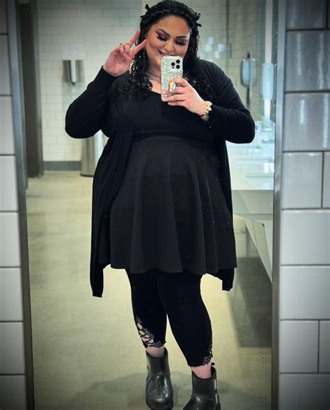 Since You Guys Enjoyed The Last Selfie Heres A Full Body Pic 🥀 Rbbwselfies