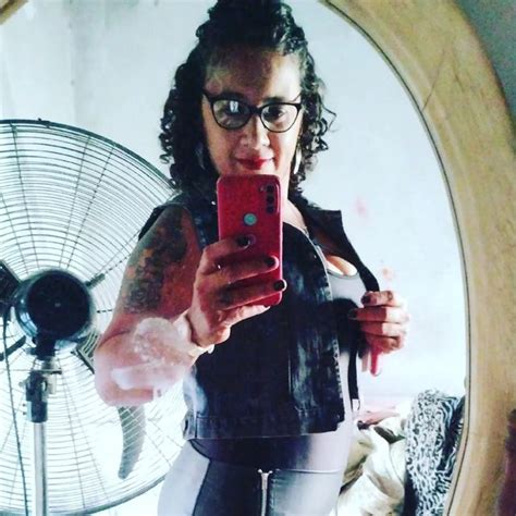 An Del Oeste Andrealch • Threads Say More