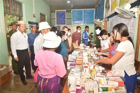 တပ်မတော်မြစ်တွင်းသွားဆေးရုံ ရေယာဉ် ရွှေပုဇွန် နှင့် မြစ်ရေယာဉ် စကု တို့သည် ပြည်မြို့ရှိ ဒေသခံပြည