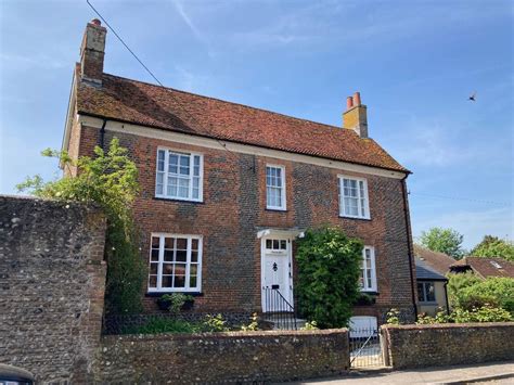 High Street Upper Beeding Bn44 3wn 4 Bed Detached House £1 200 000