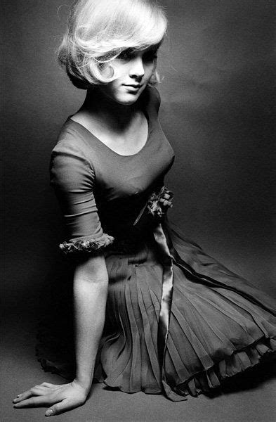 Black And White Celebrity Pictures 60 Photos Moonagedaydreamfilm