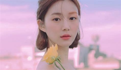 Intip Potret Gaya Lee Da In Aktris Cantik Sekaligus Calon Istri Dari Aktor Lee Seung Gi