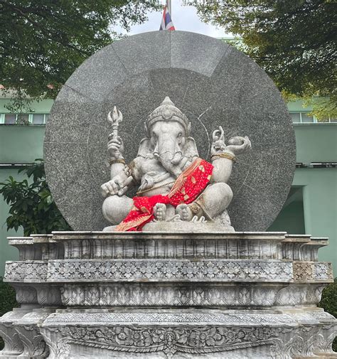 🙏 พระพิฆเนศ วิทยาลัยนาฏศิลป์ ศาสนสถานศักดิ์สิทธิ์ Facebook