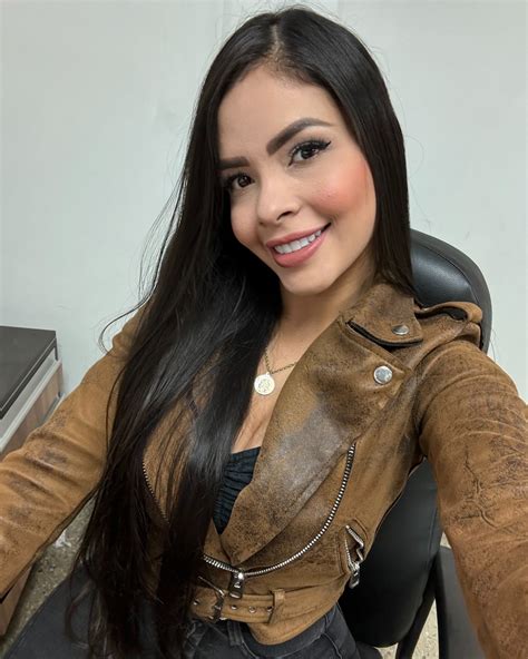 Buenos Días Saludos Desde La Oficina Bendiciones 🤍 Barquisimeto