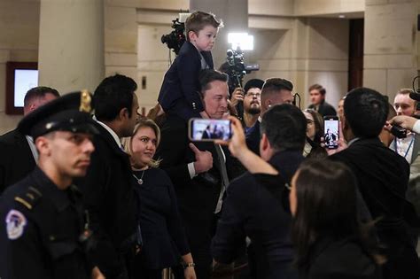 트럼프 옆에서 코판 머스크 아들…엄마는 “네가 왜 거기 있니”