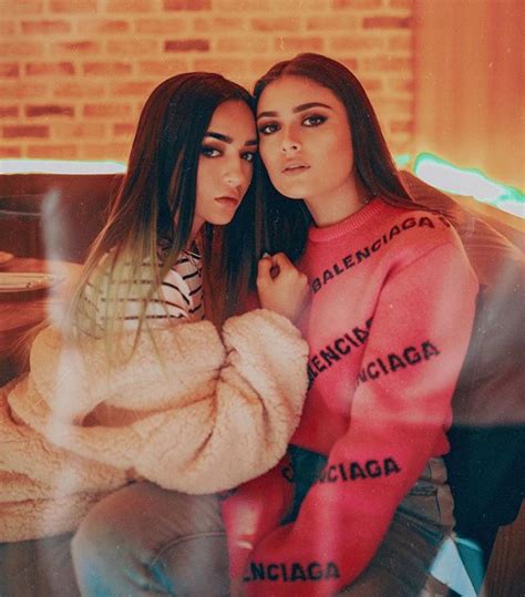 Calle Y Poché Calleypocheoficial • Fotos Y Videos De Instagram
