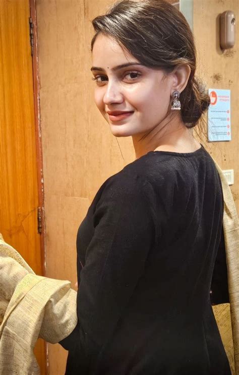 Riya Tyagi Starseverywhere Viralpost2024