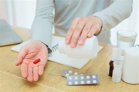 6 Obat Hormon Pilihan Terbaik Alodokter
