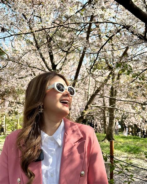 Ig ติ๊ก กัญญารัตน์ จิรรัชชกิจ หมดฤดูซากุระแล้ว 🌸🌸🌸 Instagram