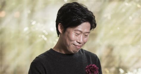 유해진 부친상 슬픔 속 빈소 지키는 中