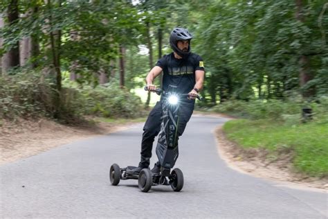 Представлен Dragonfly — четырехколесный электросамокат для бездорожья ...