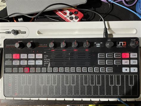 Ik Multimedia Uno Synth Pro Desktop 32 Key Analog Synthesizer Reverb