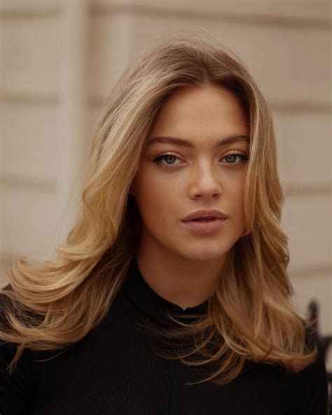 India Lillie Davies Picture