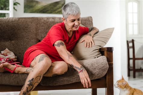 Více Než 4800 Stock Fotografií Snímků A Obrázků Bez Autorských Poplatků Na Téma Mature Woman