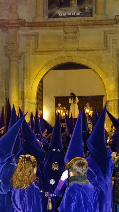 Jesús Nazareno Recorre Las Calles De Quintanar En La Madrugada Del