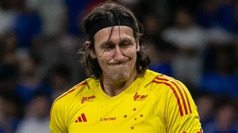 Cássio Ex Corinthians Falha E Cruzeiro Perde Sul Americana