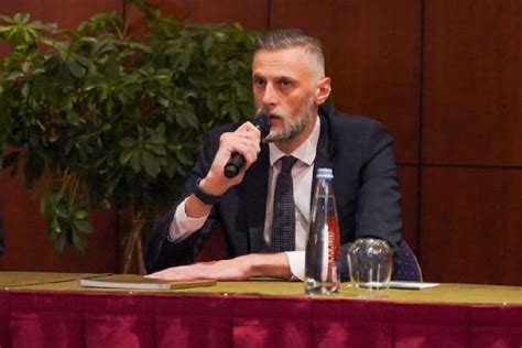 ვიქტორ სანიკიძე მის მიმართ განხორციელებულ ბულინგზე გულანთებული ადამიანების უკან რატომღაც სულ