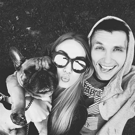 Ванесса Альбертовна♥️ Снова снова вышла на охоту Вылавливает мужчин и задает им пикантные