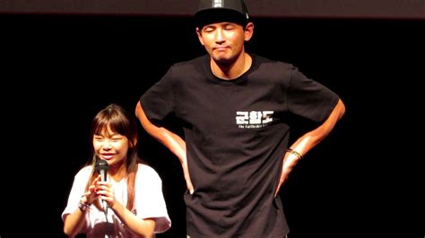 170805 군함도 무대인사 황정민 송중기 소지섭 이정현 김수안 롯데시네마 서면 Youtube