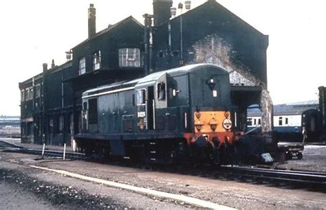 Colour Slide Of D8224 Br Class 15 Diesel Loco £2 50 Picclick Uk