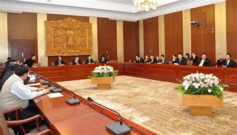 Үндсэн хуульд өөрчлөлт оруулах тухай ажлын хэсэг байгууллаа