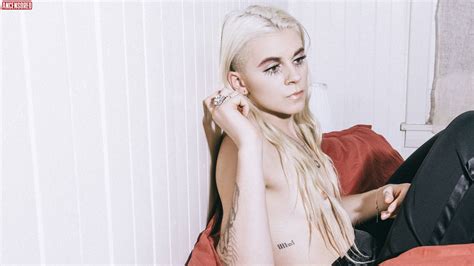 Naked Lynn Gunn Added 03 27 2020 By Aqvila