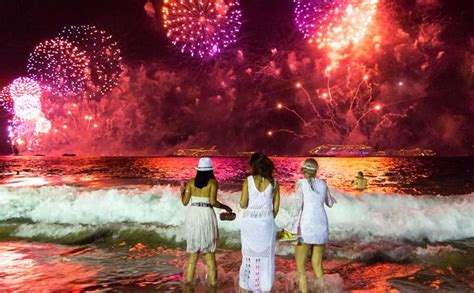 8 Quirky New Years Eve Traditions Around The World The Discoverer