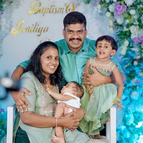 Gilsa Manu Annasmom • Threads Say More