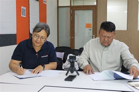 English Below Дэлхийн Зөн Монгол World Vision Mongolia