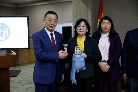 Шүүхийн ерөнхий зөвлөлийн дарга Н Лүндэндорж ажлаа өгөв