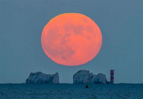 ПОЛНАТА МЕСЕЧИНА ДОАЃА ВО СТРЕЛЕЦ И ОВИЕ 4 ЗНАЦИ СЕ НА УДАР Ќе бидат крајно погодени еве што