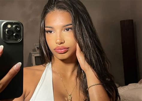 Photo Fans Go Wild Over Worlds Most Attractive Footballer Kiana Dufour News Nogomania